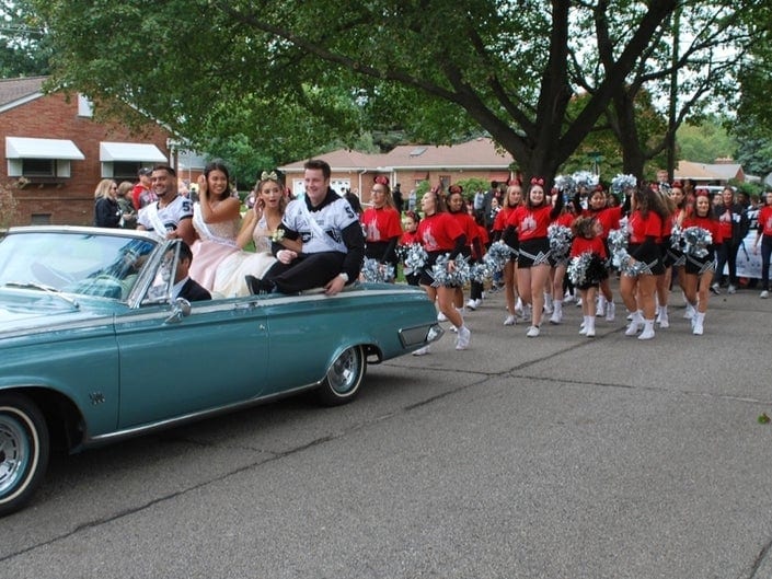 Dearborn’s Homecoming Parades & Football Games – Stout Middle School