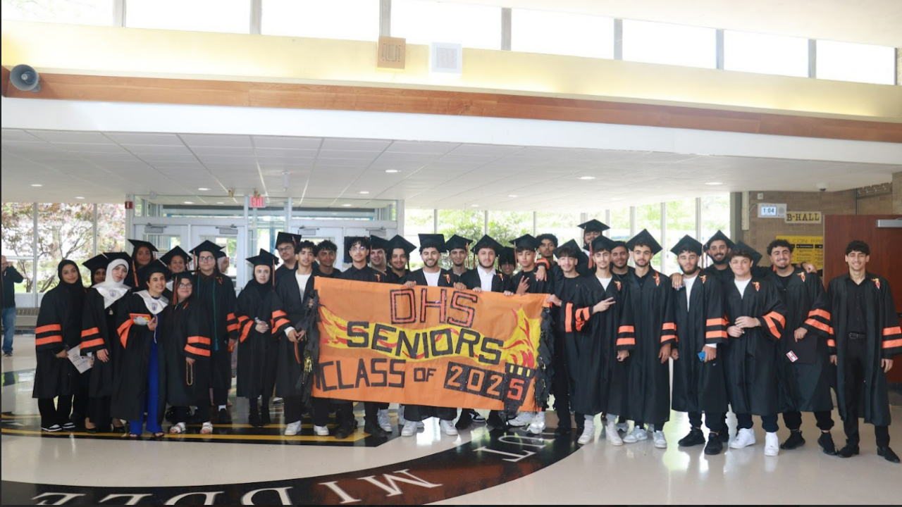 Stout Middle School Students and Staff Cheer for the Dearborn High ...